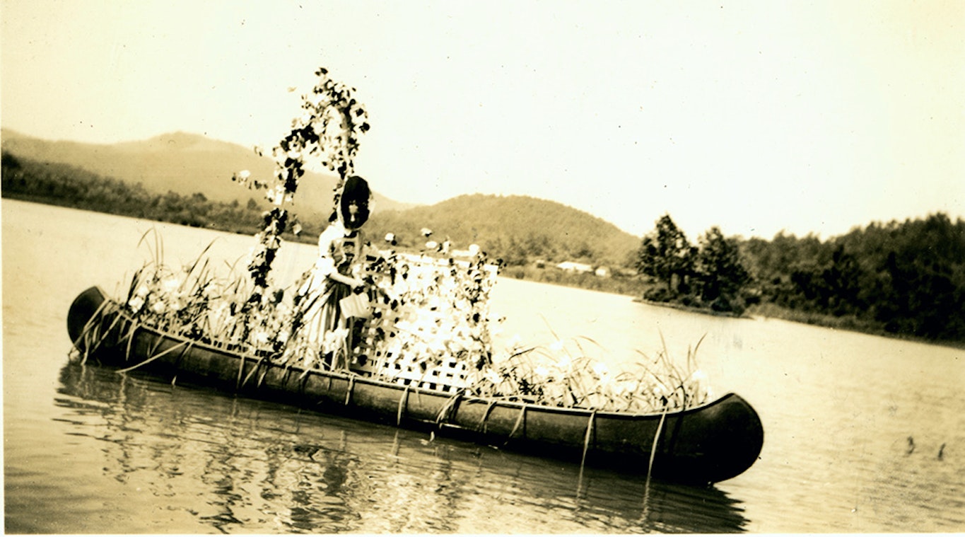 War Canoes - Camp Greystone News